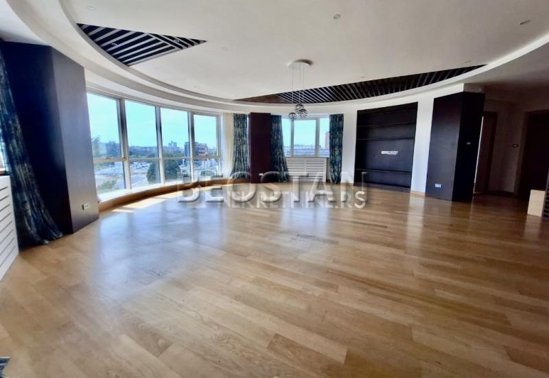 Novi Beograd - Blok 19 sava centar #65508 3.500 €