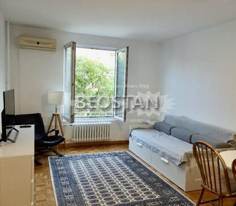 Novi Beograd - Stari merkator #65512 450 €