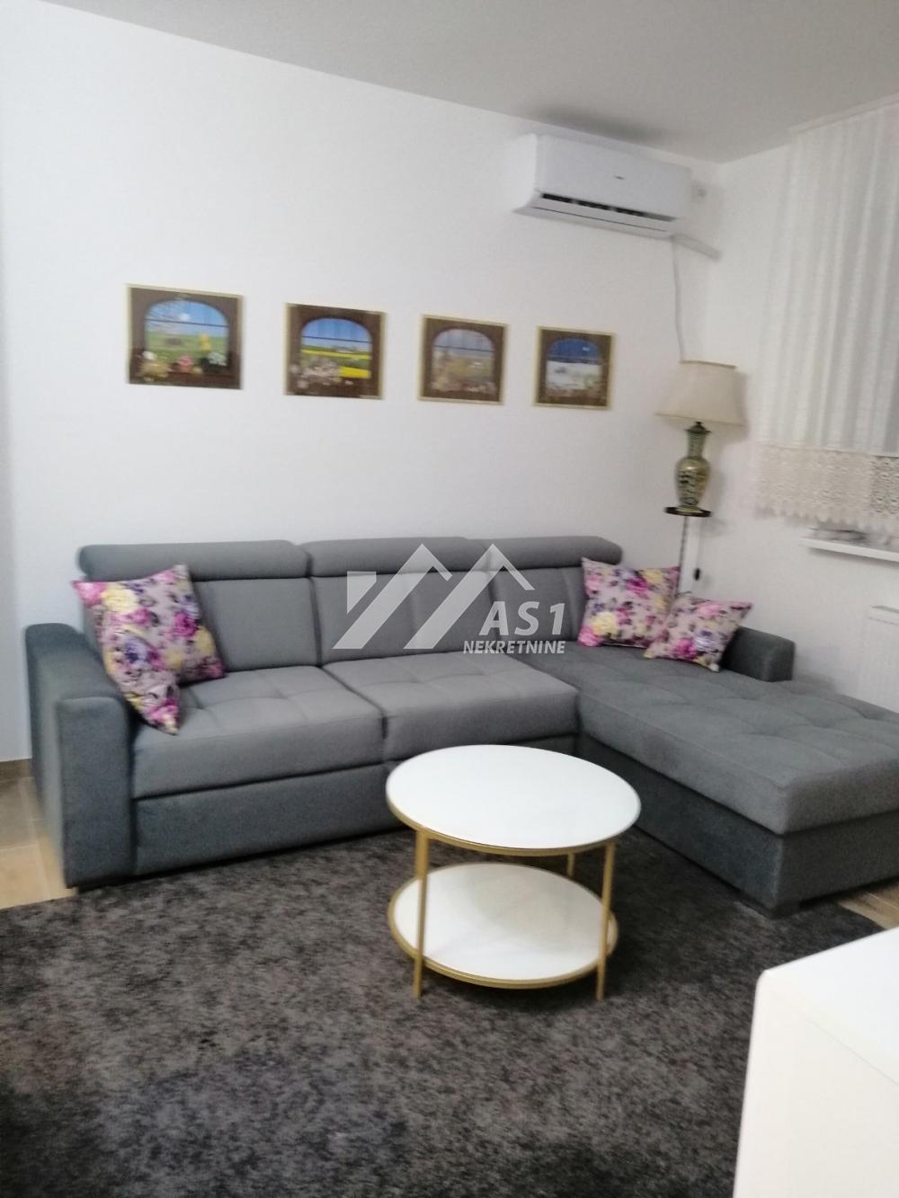 Izdajem PET FRIENDLY dvoiposoban sa privatnim parking mestom na Telepu !!! ID#4686 600 €
