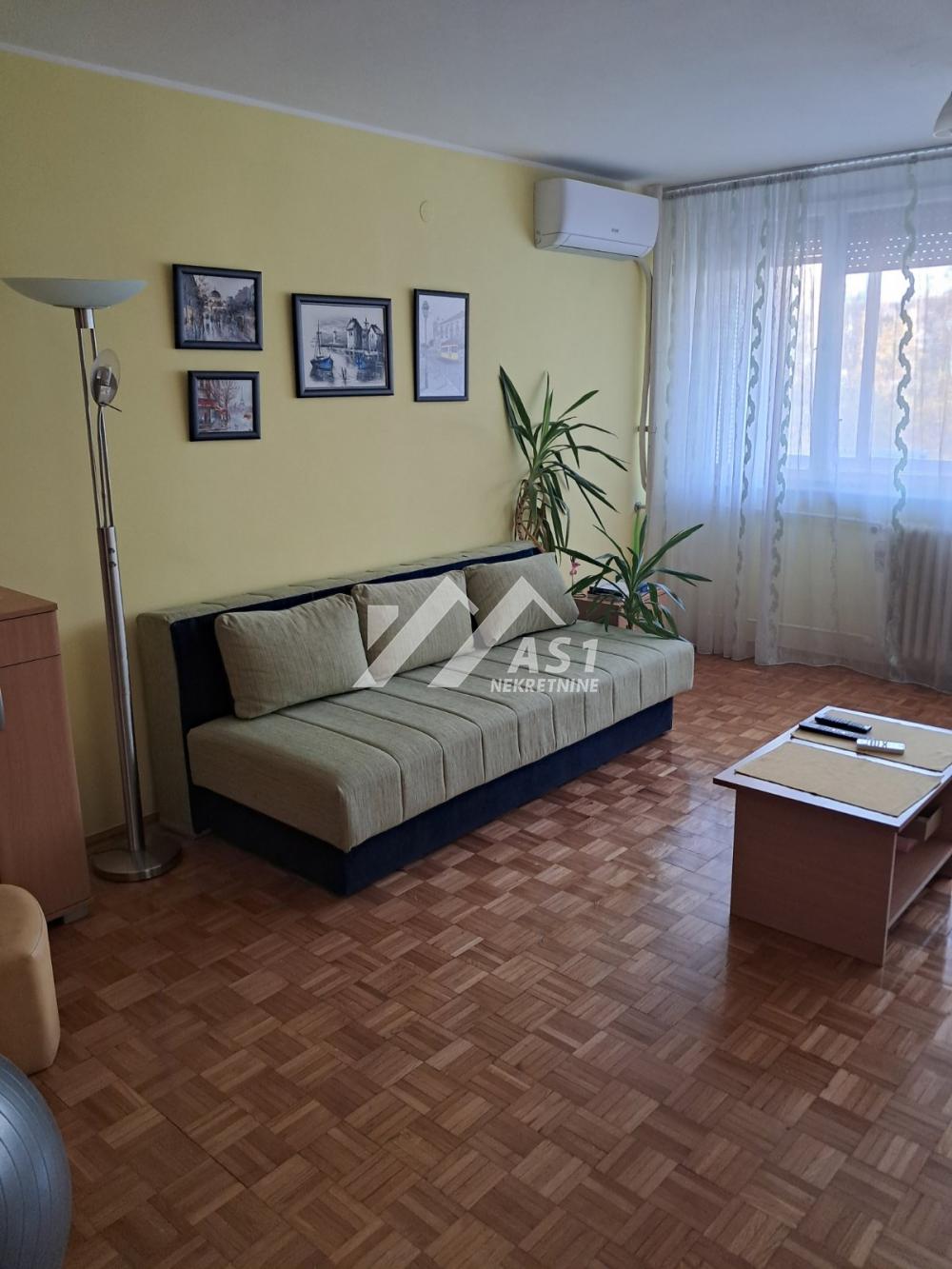 Izdajem prelep dvosoban stan na Limanu 2 !!! ID#4690 450 €