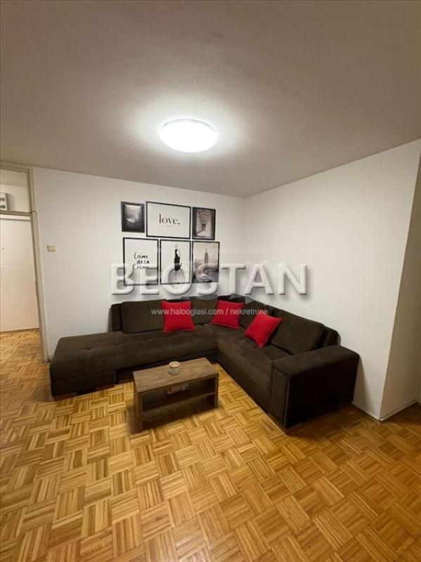 Novi Beograd - Blok 22 #65477 800 €