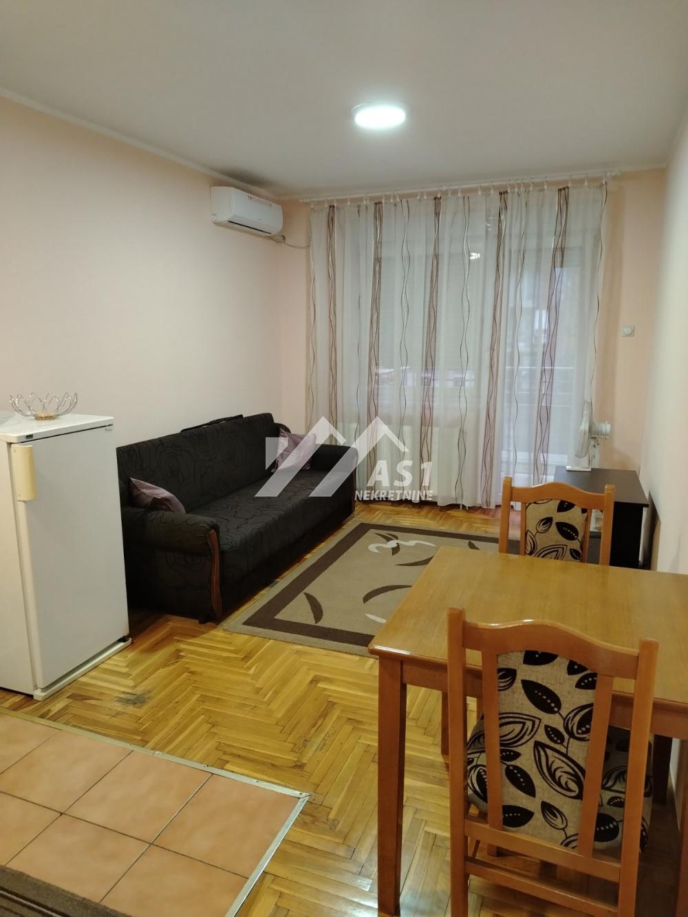 Izdaje se lepa garsonjera u Hadži Ruvimovoj - povoljno! ID#4660 250 €