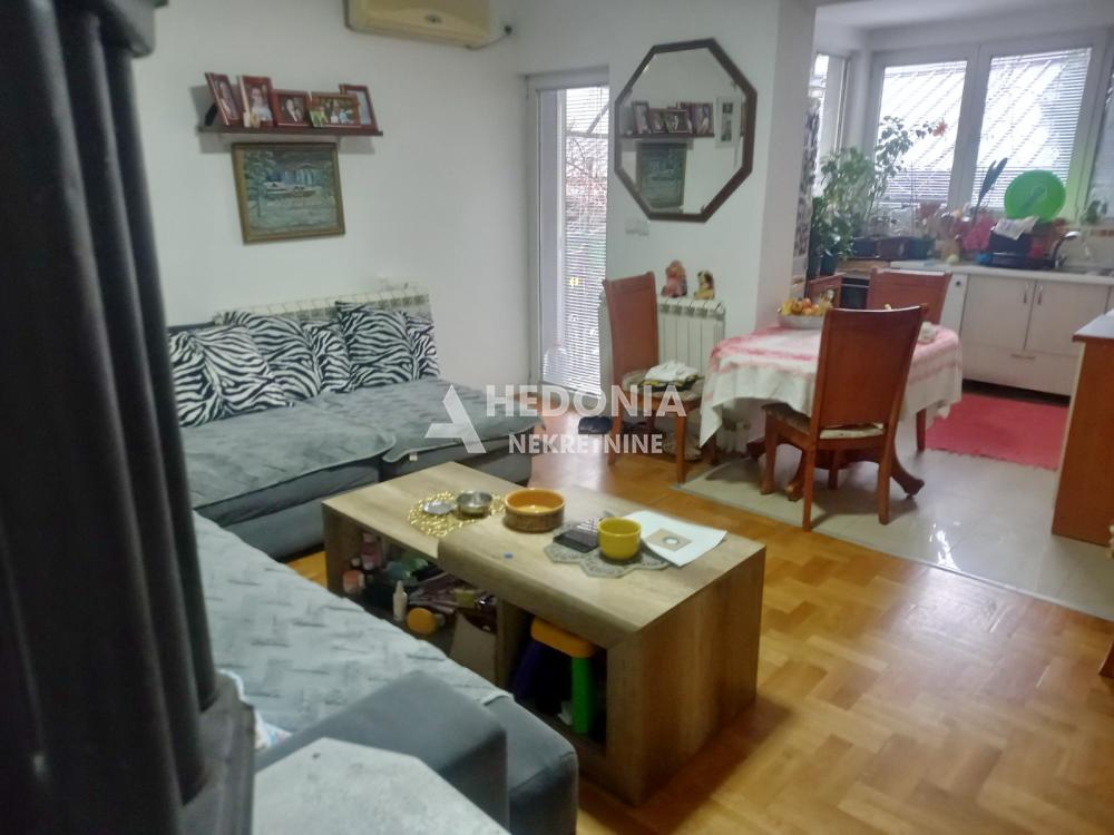 Zemun polje, Pere Kosorića , 2.5, renoviran ID#10311 123.000 €