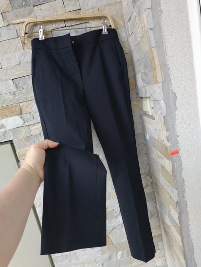 Rez ZARA teget pantalone na ivicu M