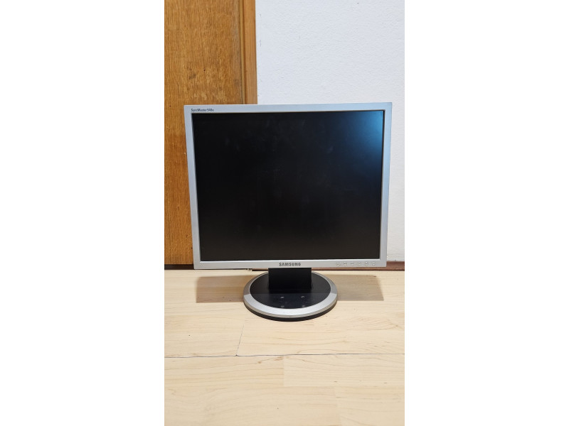 Samsung SyncMaster 940N Monitor 19 inch