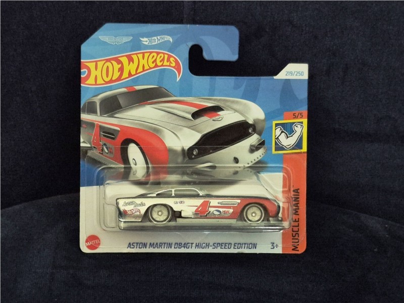 Hot Wheels Aston Martin db4 gt