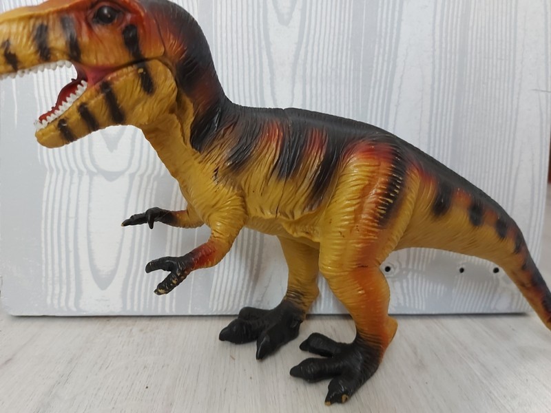 AKCIJA! VELIKA DINO IGRAČKA 38 X 20 cm
