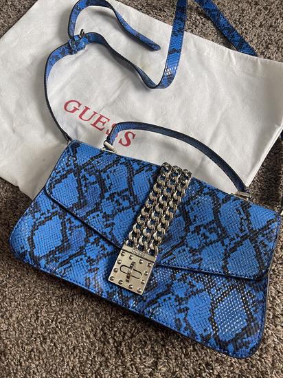 Guess plava torba SNIZENO ,BF 4500