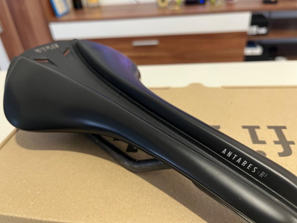 Fizik Antares Versus Evo R1 Carbon
