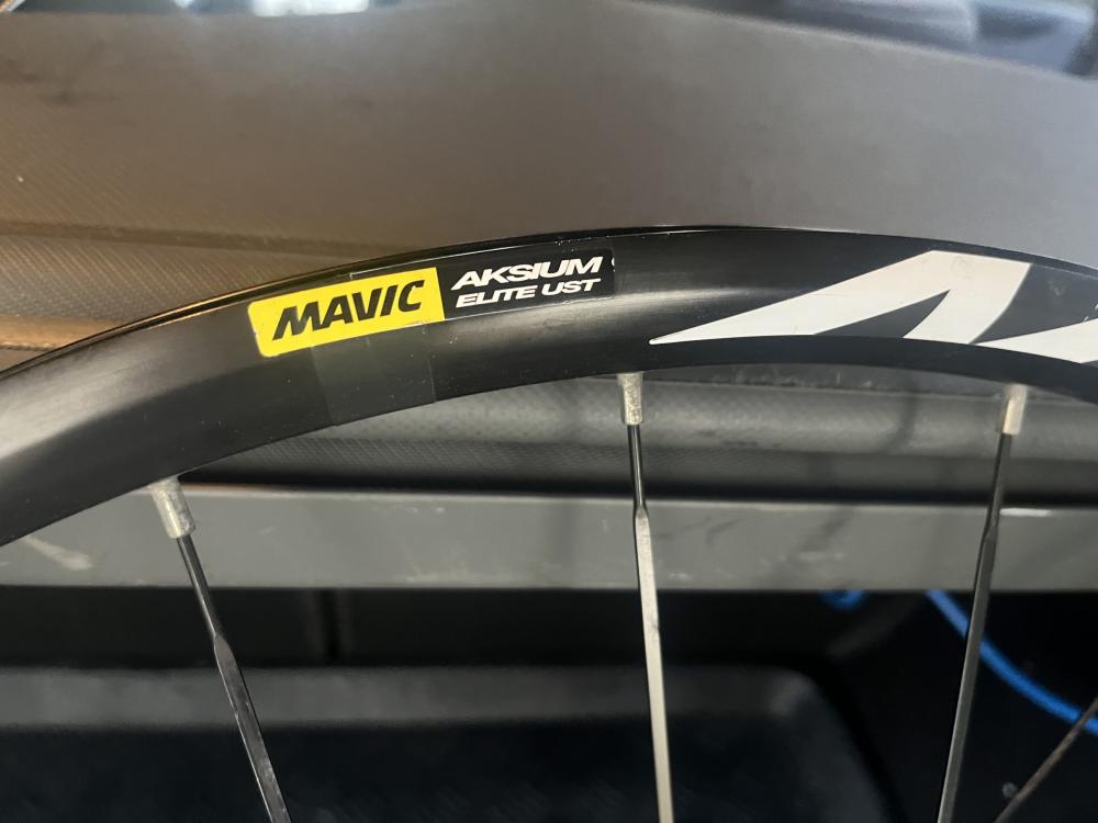 Mavic Aksium elite UST 27.5 gravel