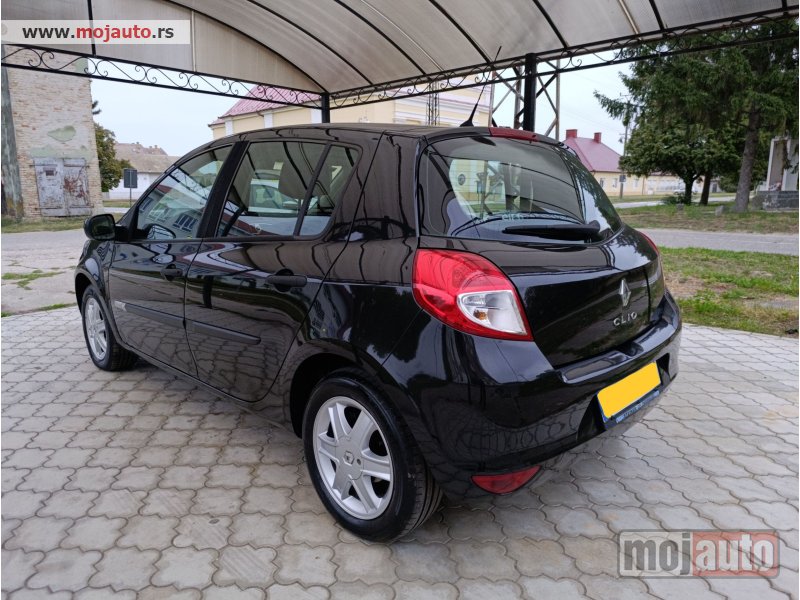 Renault Clio 1.2 75ks