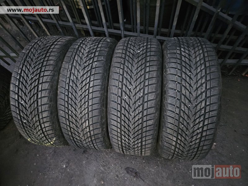 225-45-18 Goodyear kao nove odlicne m+s
