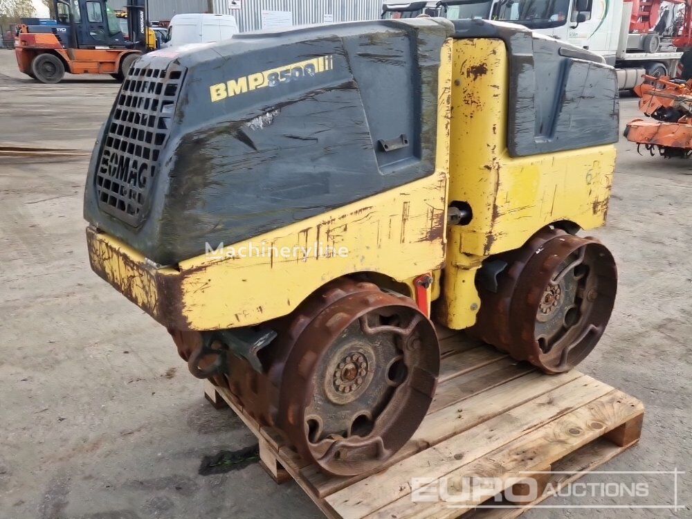 Prodaje se BOMAG BMP 8500 kompaktor na aukciji