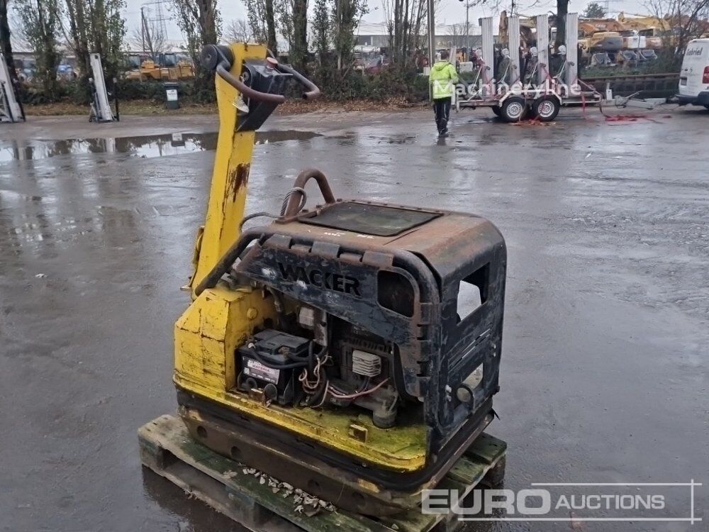 Prodaje se Wacker Neuson DPU100-70 vibro ploču na aukciji