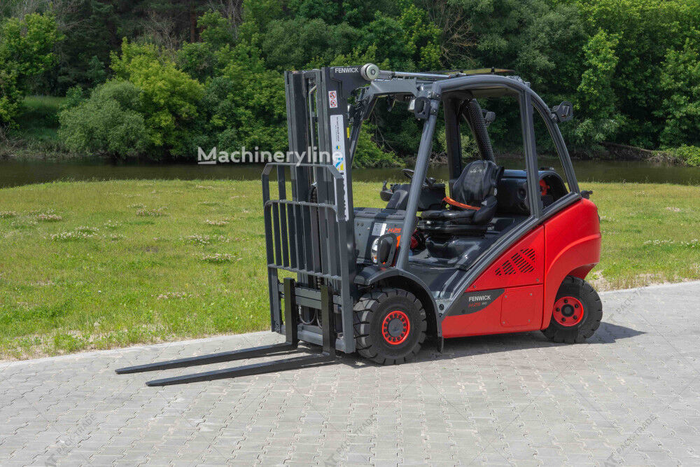 Linde H25T-02 viljuškar na gas
