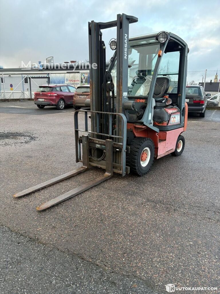Prodaje se Nissan FD01A18Q, 2000 Forklift, Tampere dizel viljuškar na aukciji