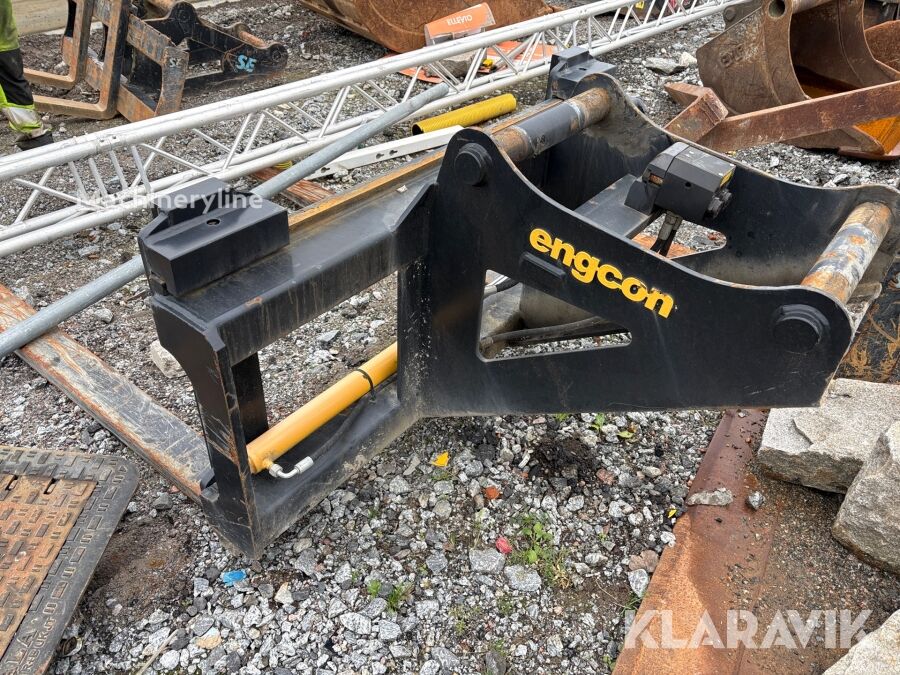 Prodaje se Engcon Hydrauliska Pallgafflar Engcon S70 fäste viljuške na aukciji