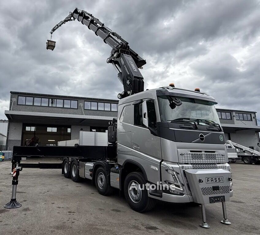Volvo Fassi F1750-8 JIB-6 kamion s ravnom platformom
