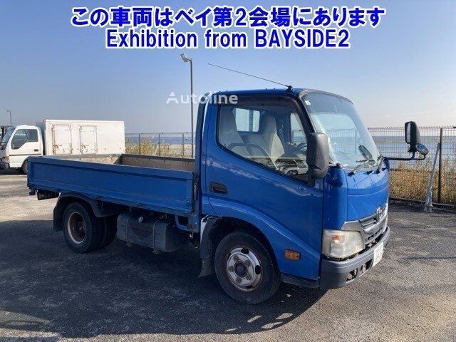 Toyota DYNA kamion s ravnom platformom
