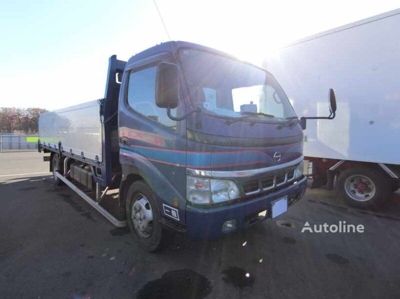 Hino PB-XZU424M kamion s ravnom platformom