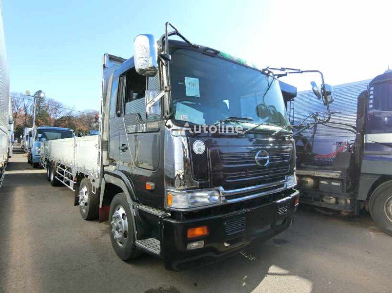 Hino PROFIA kamion s ravnom platformom