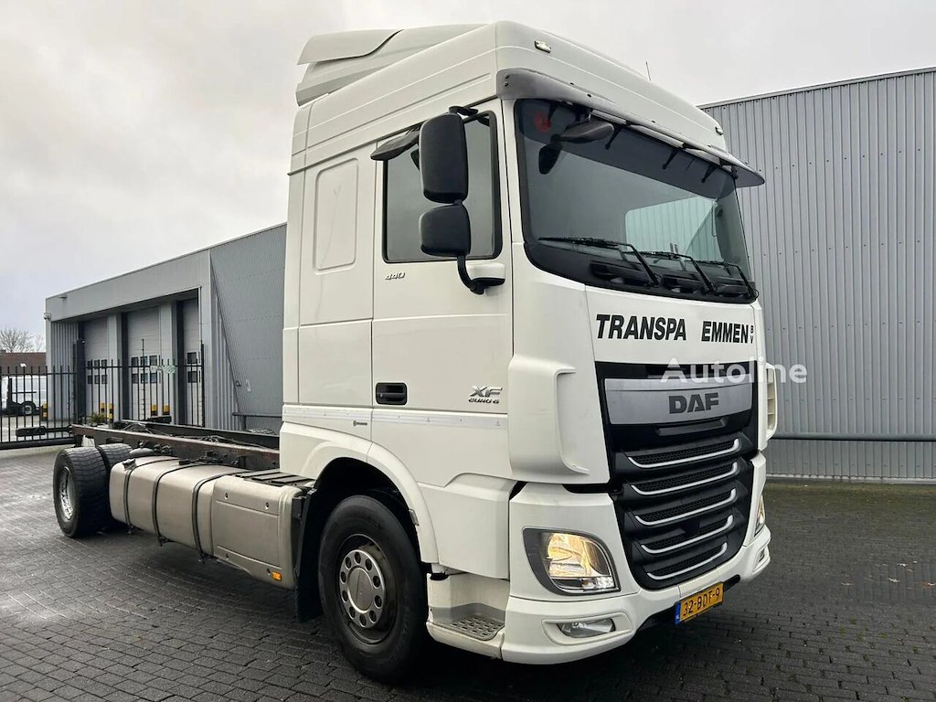 DAF XF 440 FA CHASSIS 4X2 kamion s ravnom platformom