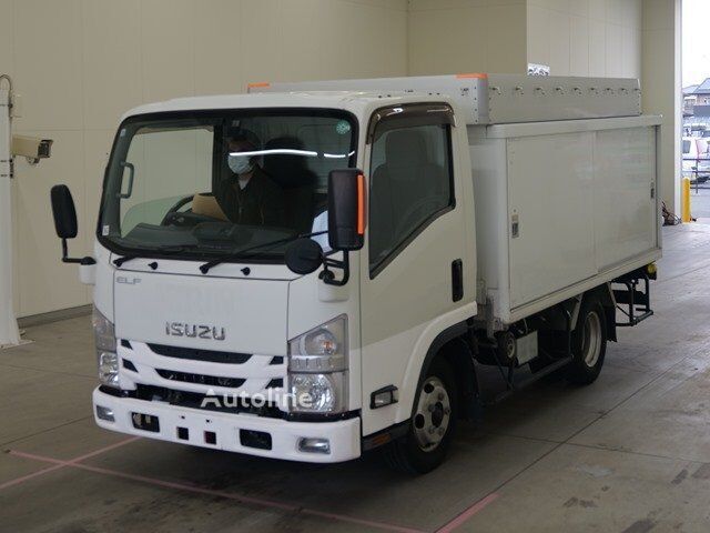 Isuzu ELF kamion furgon