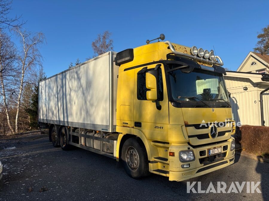 Prodaje se Mercedes-Benz Actros 2541 kamion furgon na aukciji