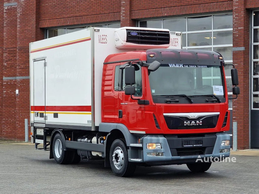 MAN TGM 12.250 Sleepercab 4x2 - Carrier Xarios 600 - Meat Hooks - Vl kamion hladnjača