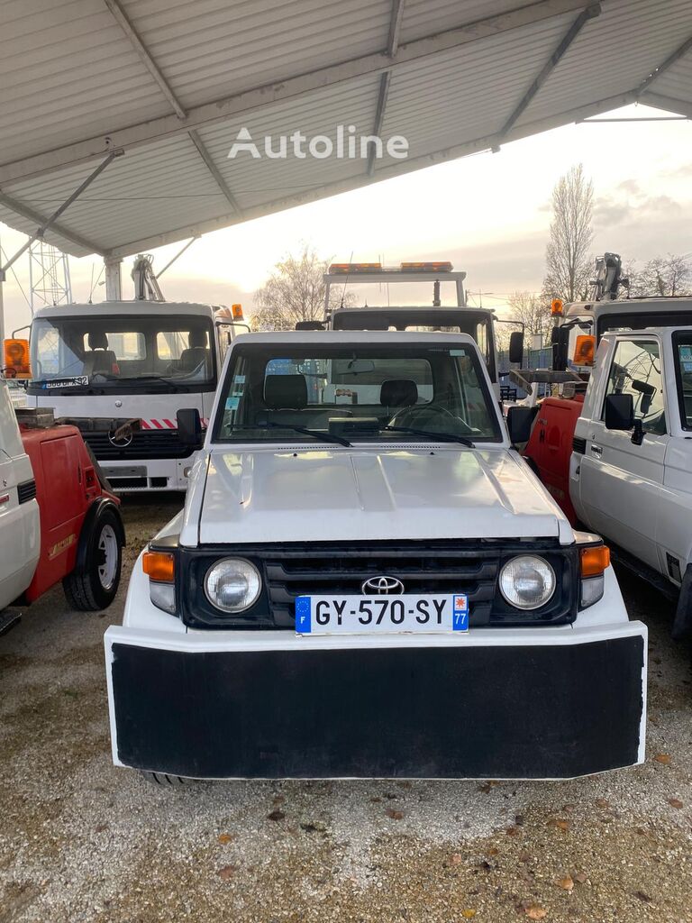 Toyota LANDCRUISER šlep auto < 3.5t
