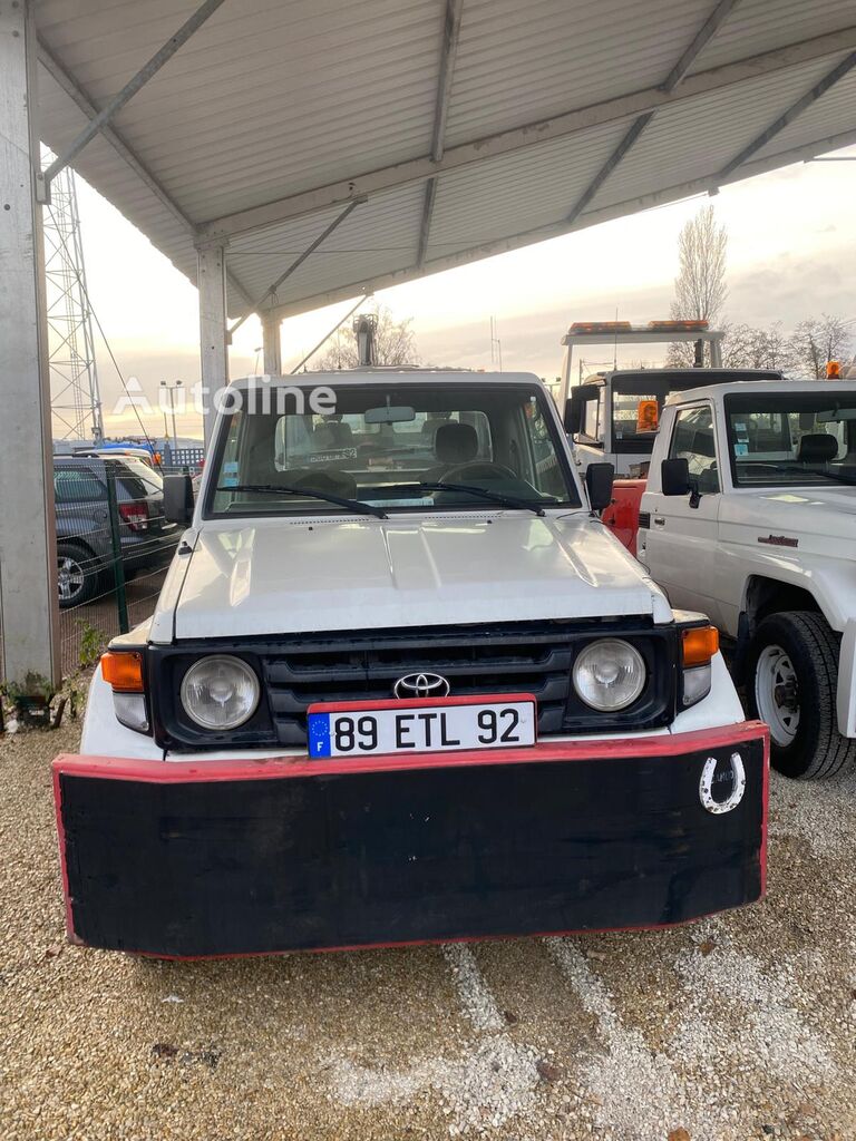 Toyota LANDCRUISER šlep auto < 3.5t