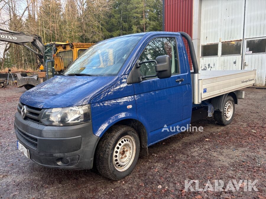Prodaje se Volkswagen Transporter kamion s ravnom platformom < 3.5t na aukciji