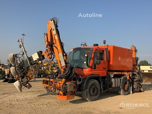 Prodaje se Mercedes-Benz Unimog 500 univerzalnu komunalnu mašinu na aukciji