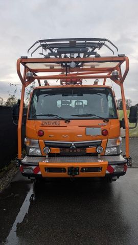 Mitsubishi Fuso Canter 7C18 D Nr.: 470 univerzalna komunalna mašina