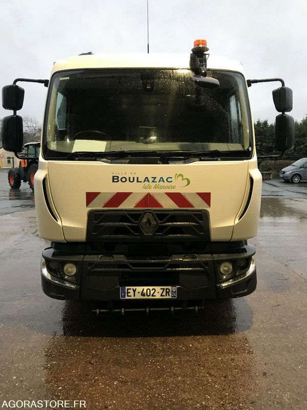 Prodaje se Renault D vozilo za čišćenje ulica na aukciji