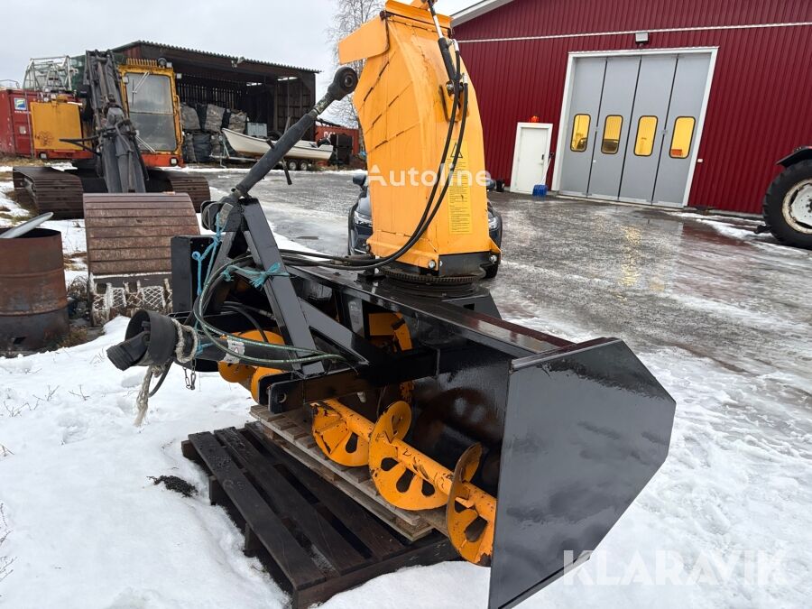 Prodaje se Trejon 2400 raonik za sneg na aukciji