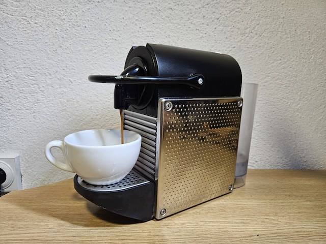 Nespresso aparat za kafu masina magimix Pixie M 110 126
