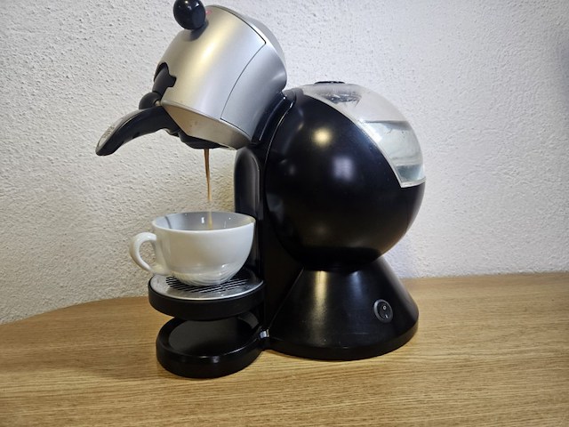 Kafe aparat KRUPS KP2000 Dolce Gusto kapsule za kafu KP