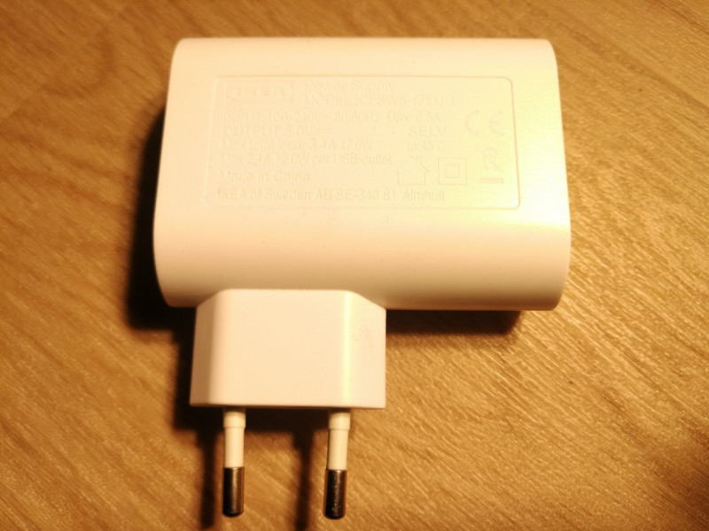 IKEA punjač sa tri USB porta
