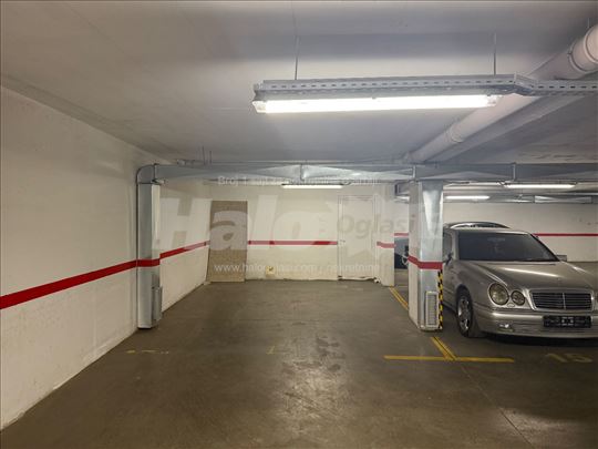 Parking mesto u garazi na Banjici od 17m2