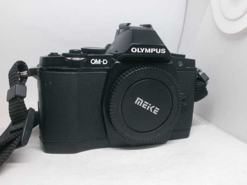 Olympus OM-D E-M5 16.1 MP black br.okid. 19.000