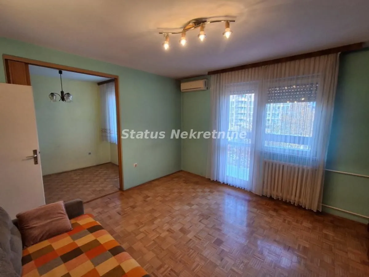 Prodaja, trosoban stan, 74m², Bulevar Oslobodjenja, Novi Sad Sve Podlokacije