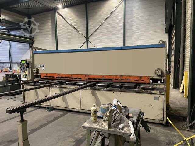 Hidraulične giljotine makaze
LVD HST-E 4100 x 13 mm CNC