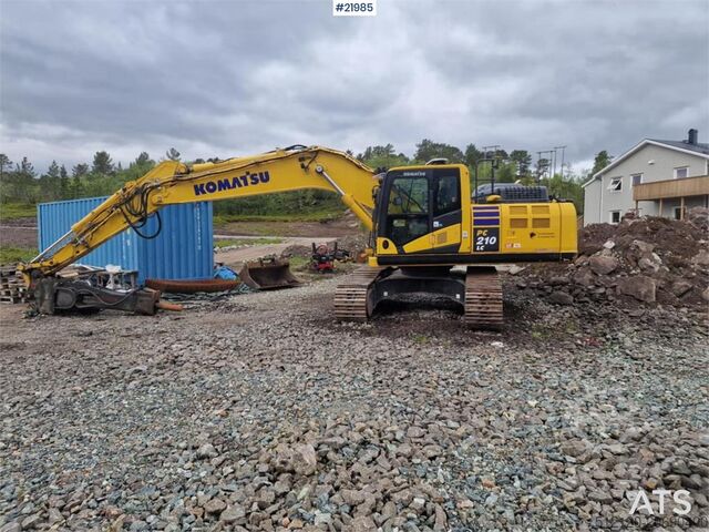 Bager za puzanje
Komatsu PC210LC crawler excavator with 2 buckets and tiltr