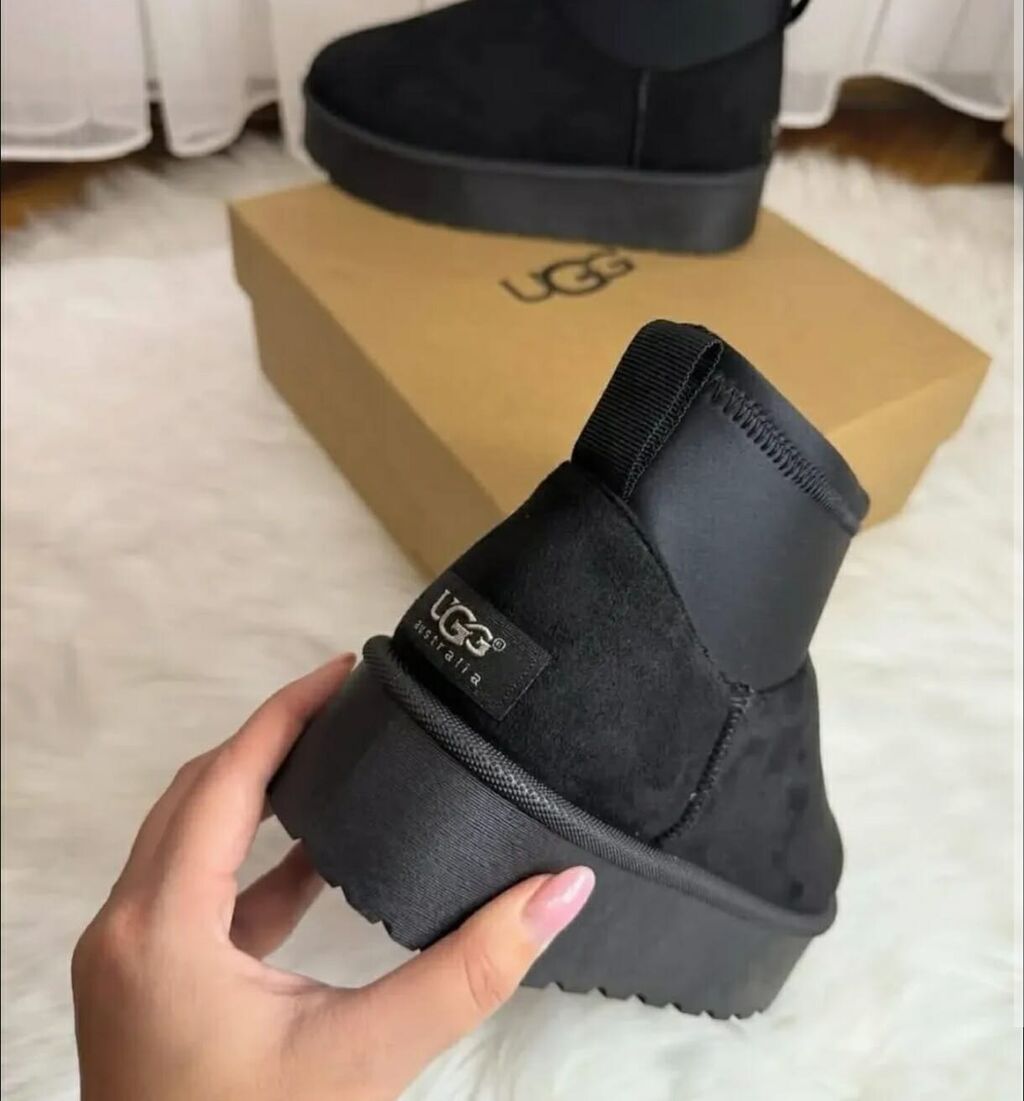 Ugg mini čizme, bоја - Crna, 41
