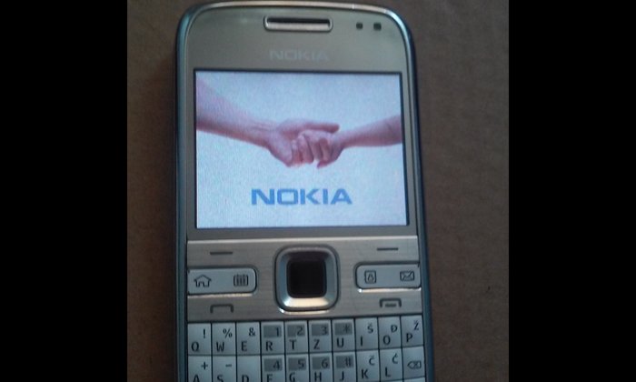 Nokia E72