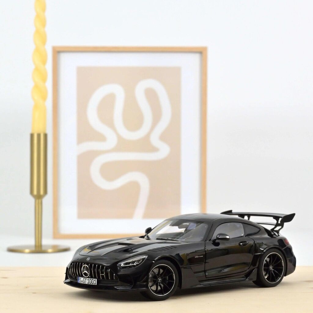 ⚫ Mercedes-AMG GT Black Series — 2021 — Black — 1:18 — Norev Norev