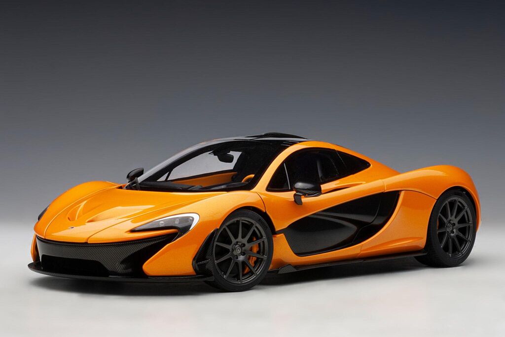    McLaren P1 – 2013 – Papaya Spark – 1:18 – Autoart Detaljan model