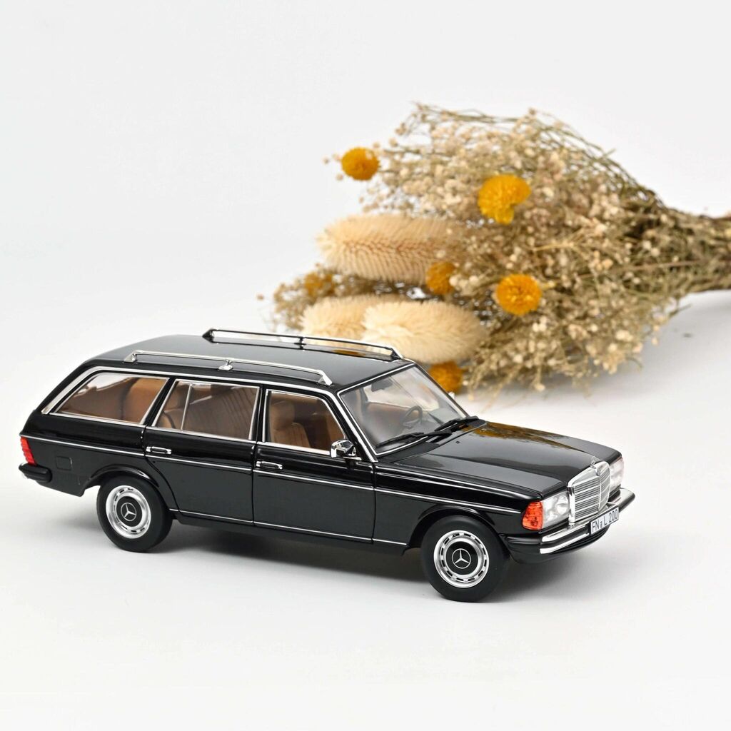 Mercedes-Benz 200 T 1982 – Crna – Die-Cast Norev      Norev