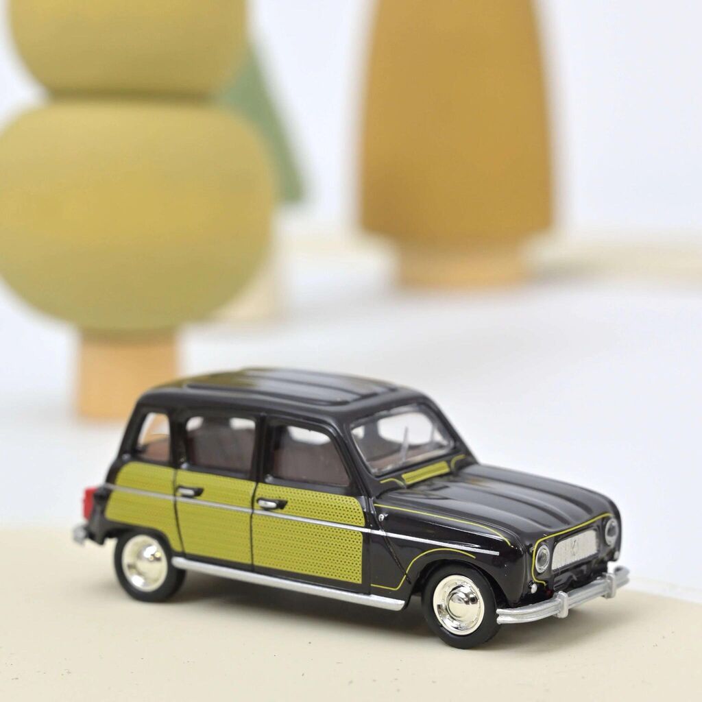    Renault 4 Parisienne 1963 – Black & Yellow (Norev Minijet 1:64)